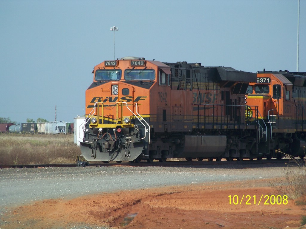 BNSF ES44DC 7642